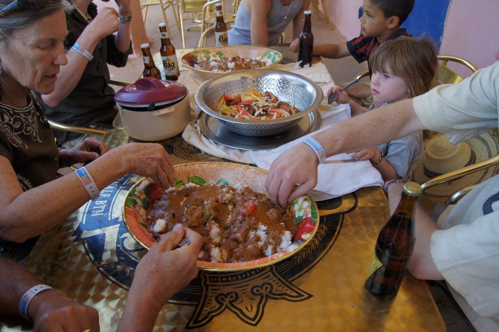 Turkey’s top religious body said that only demons eat with left hand ...