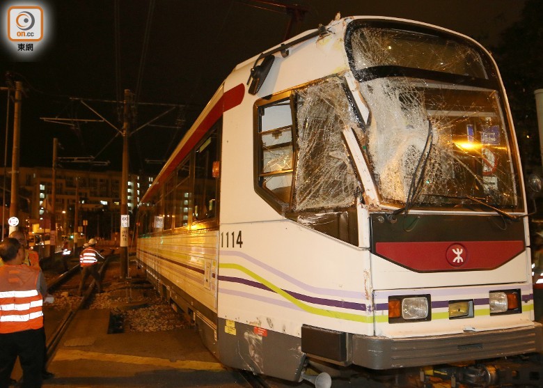 Citybus crashes with MTR Light Rail train in Tuen Mun - Dimsum Daily