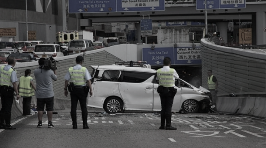 7-seater MPV carrying 4 Taiwanese tourists turns turtle after crashing ...