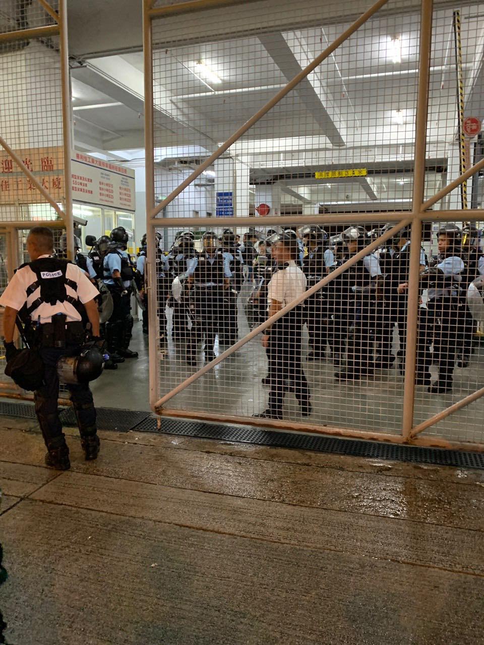 Riot Police storm into industrial building at Fo Tan to arrest 8 ...