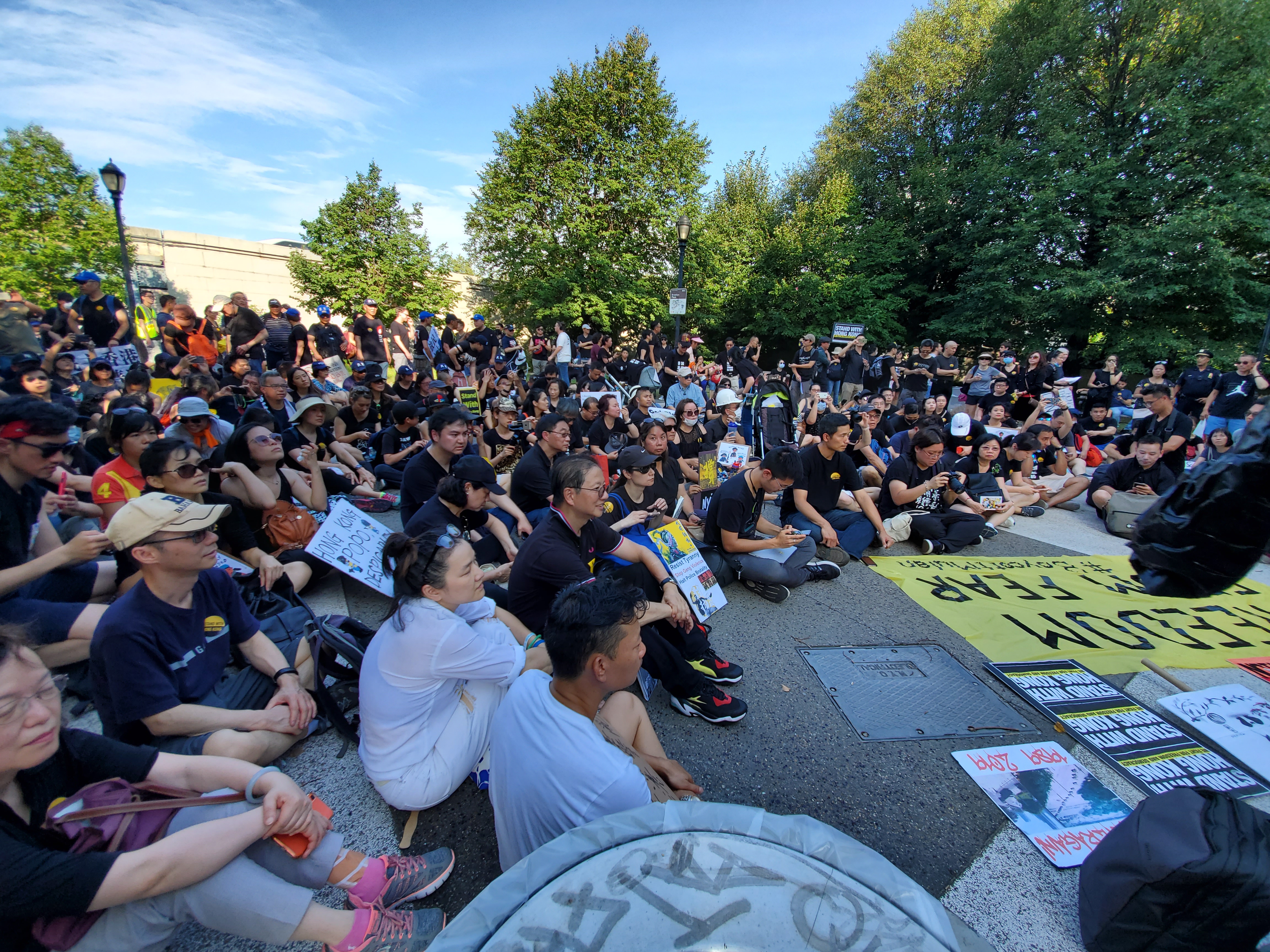 700 anti-extradition supporters turn up at China Town, New York to show ...