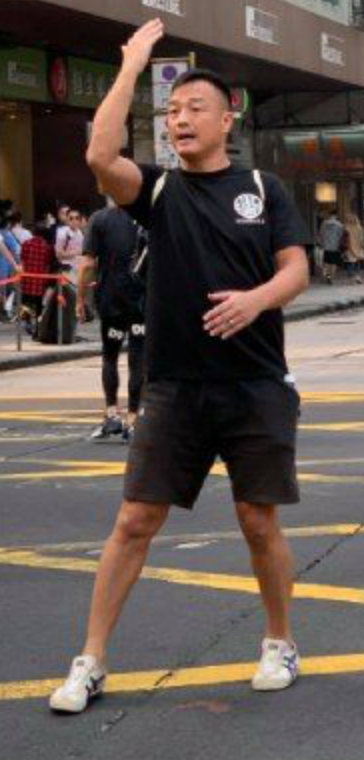 Local TVB actor, Wong He helps to direct traffic in Mong Kok after ...