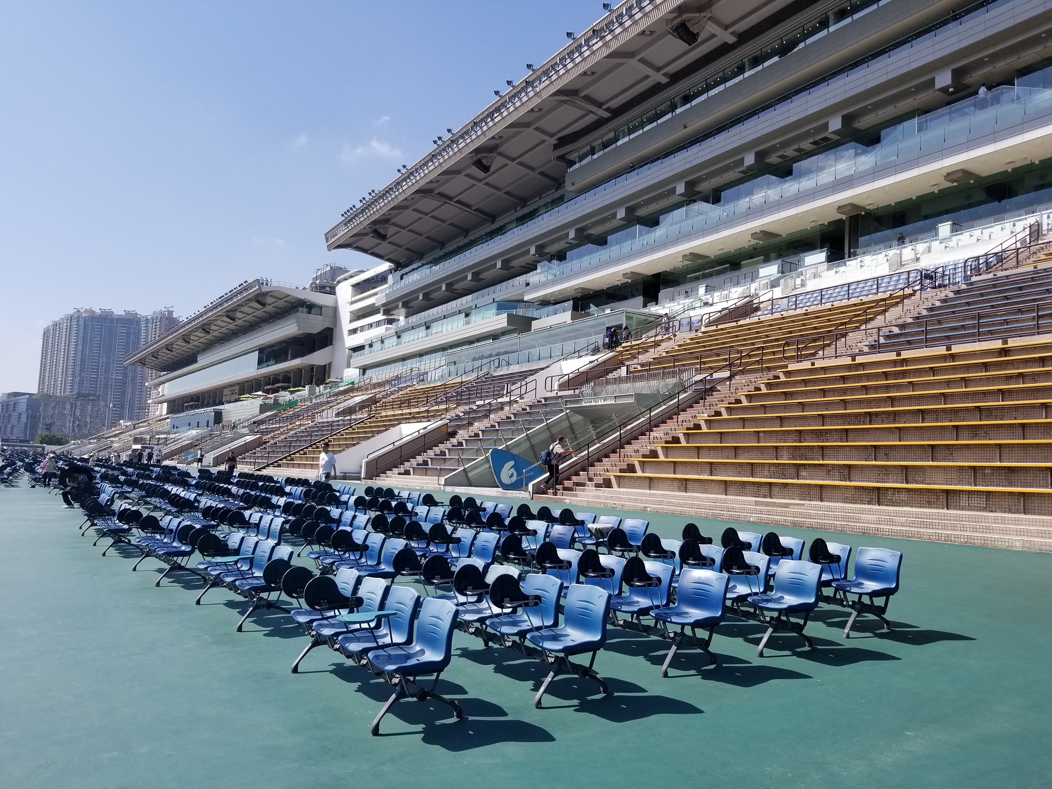 Less people turn up at Sha Tin Racecourse due to closure of Racecourse ...
