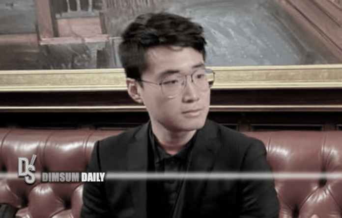 Simon Cheng, ex-British consulate staff officially cuts ties with ...