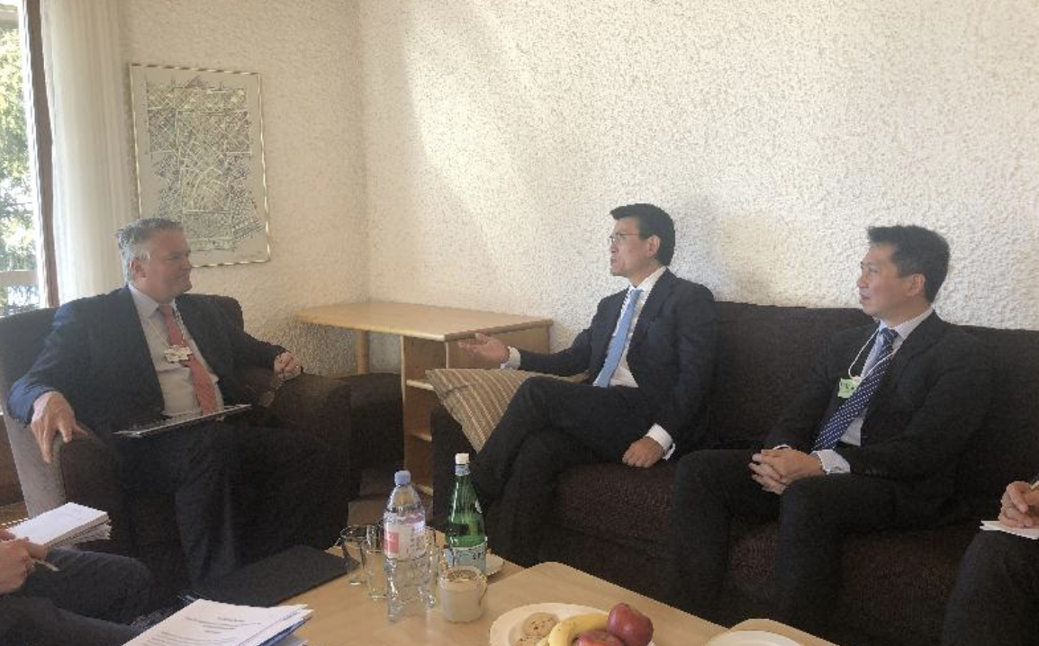 Secretary for Commerce and Economic Development, Edward Yau expresses ...