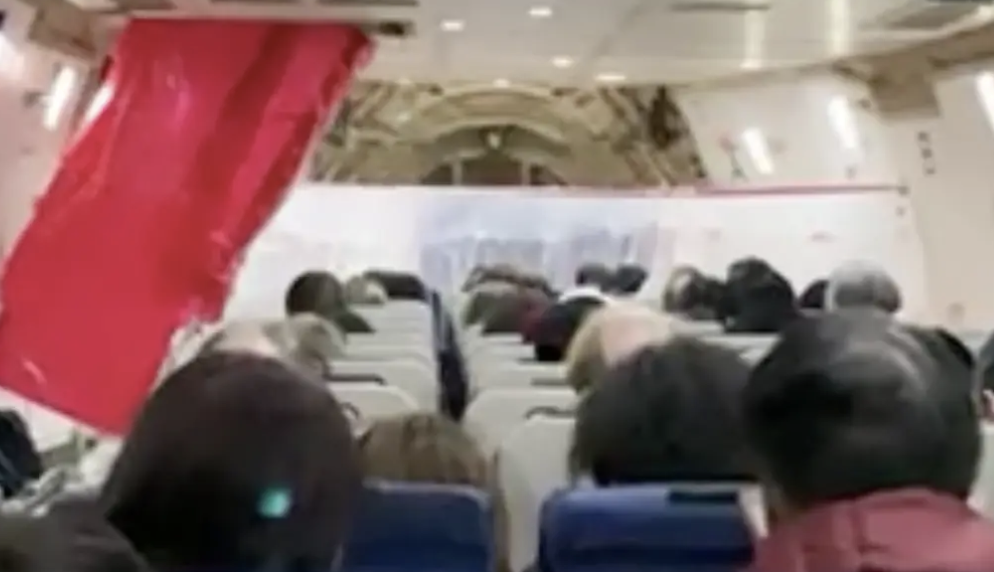 Sneak peek at the cabin of Boeing 747 evacuation plane carrying 195 ...