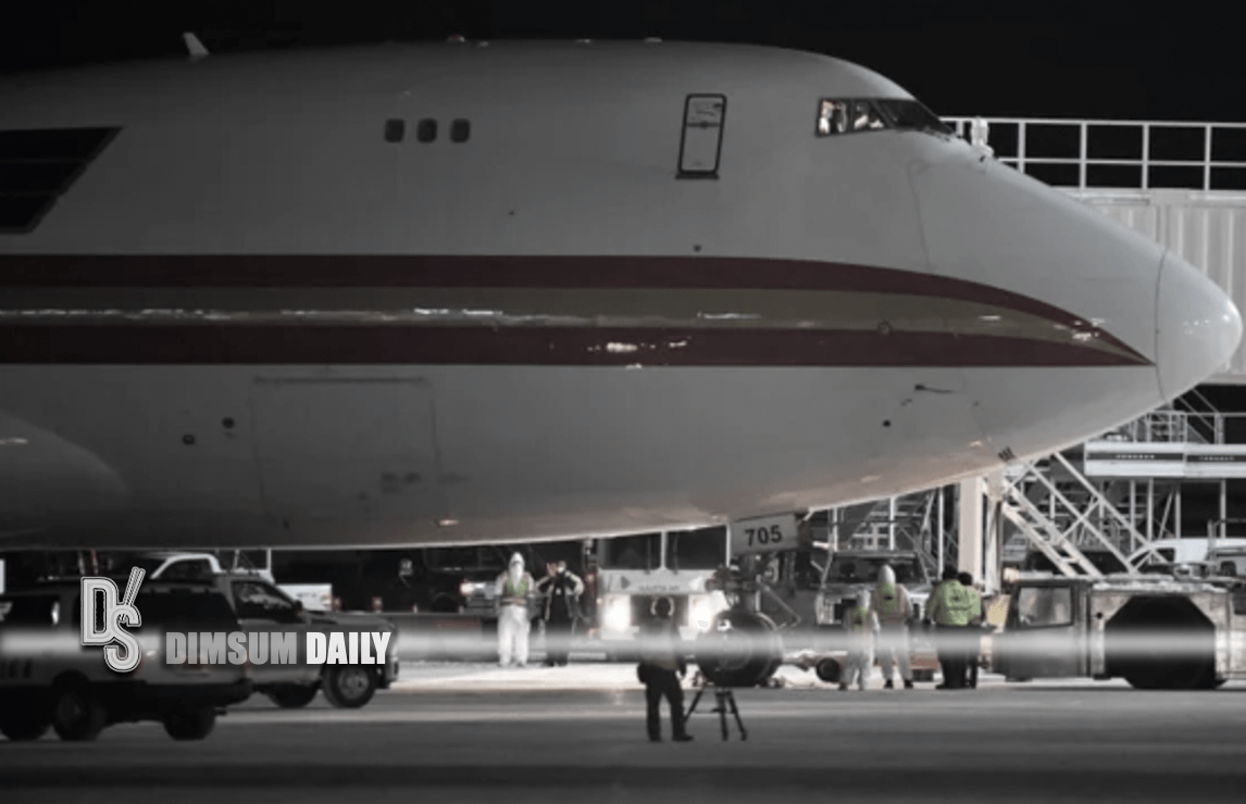 Sneak peek at the cabin of Boeing 747 evacuation plane carrying 195 ...
