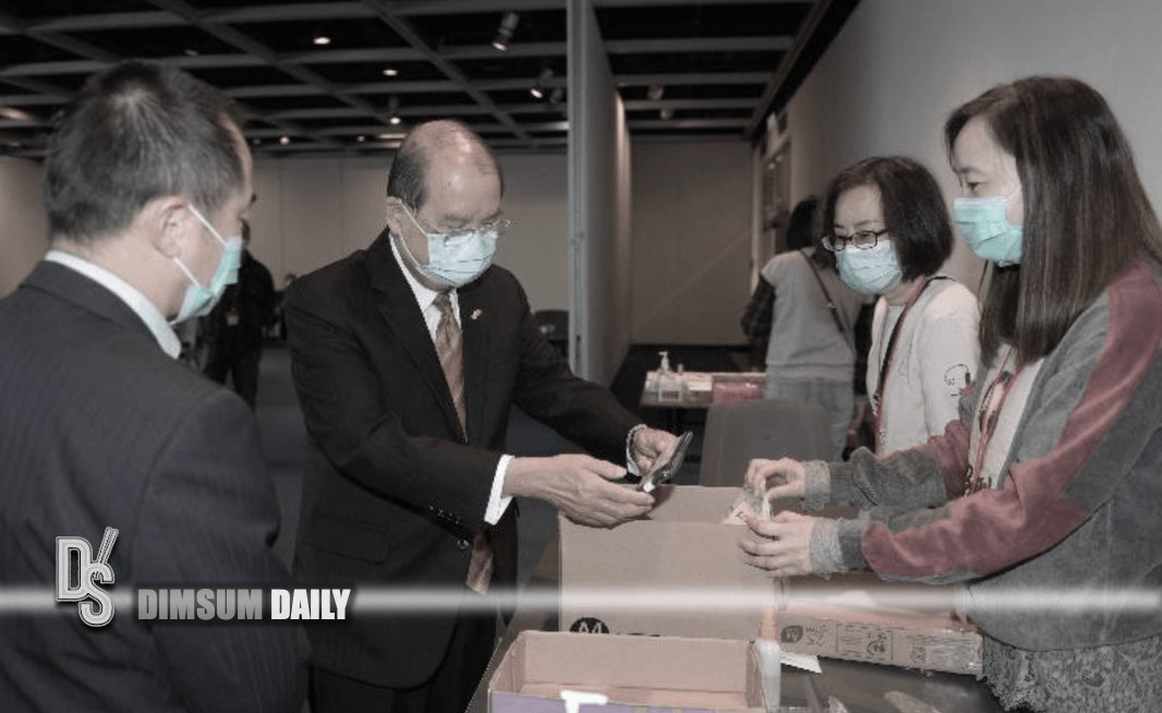 Chief Secretary for Administration Matthew Cheung visits OGCIO's ...