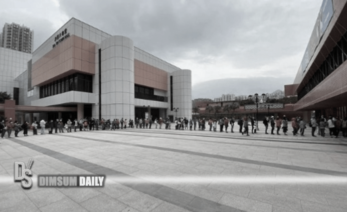 Hundreds queue at public libraries after re-opening today - Dimsum Daily