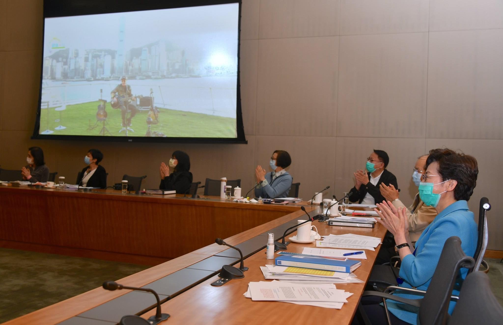 Millions of fans worldwide watch veteran Hong Kong singer, Sam Hui ...