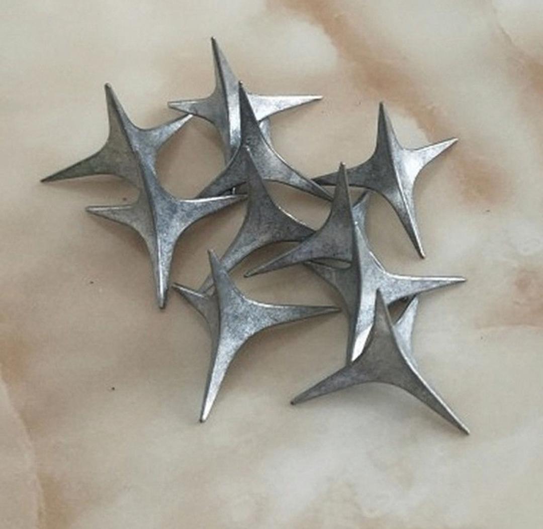 Rioters scatter sharp objects and block roads in Tseung Kwan O and Hung ...