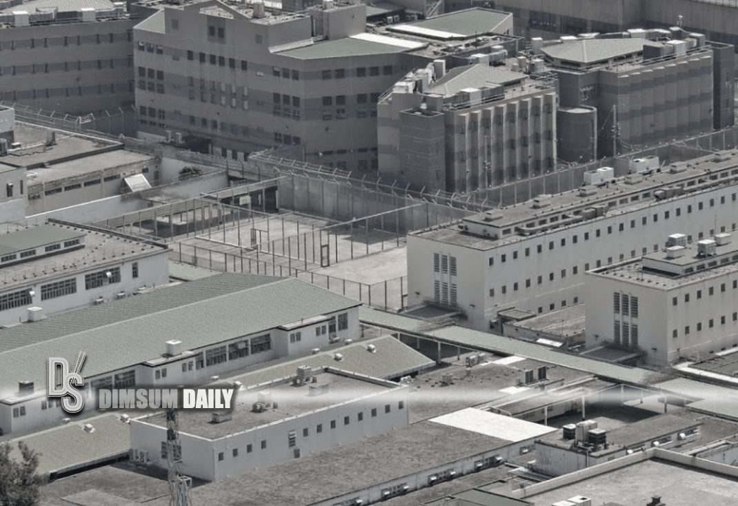 Two prisoners fight with each other inside shower room in Stanley ...