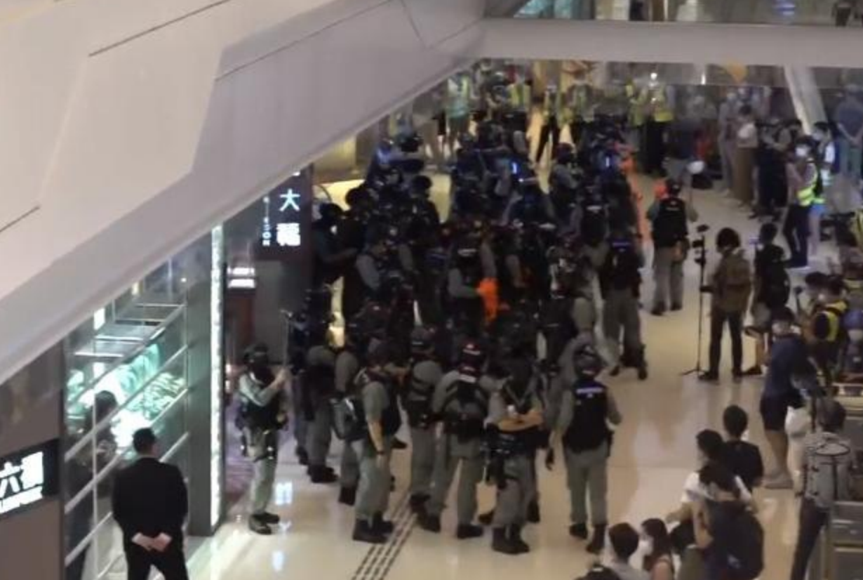 Around 20 protesters assemble at Yoho Mall, 80 riot police deployed ...