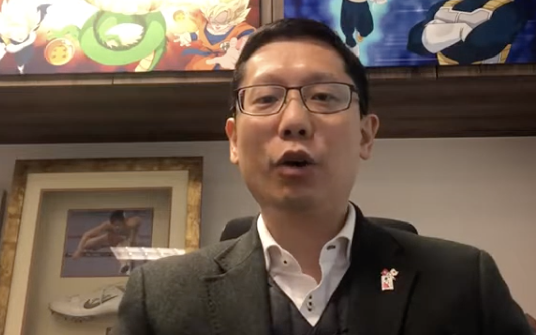 Customers not allowed to wait inside restaurants for takeaway food and ...