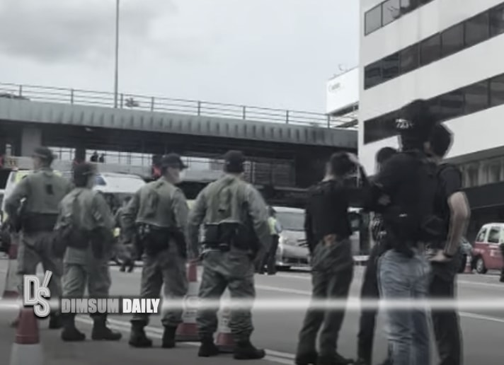 Police set roadblocks at multiple locations including Western Harbour ...