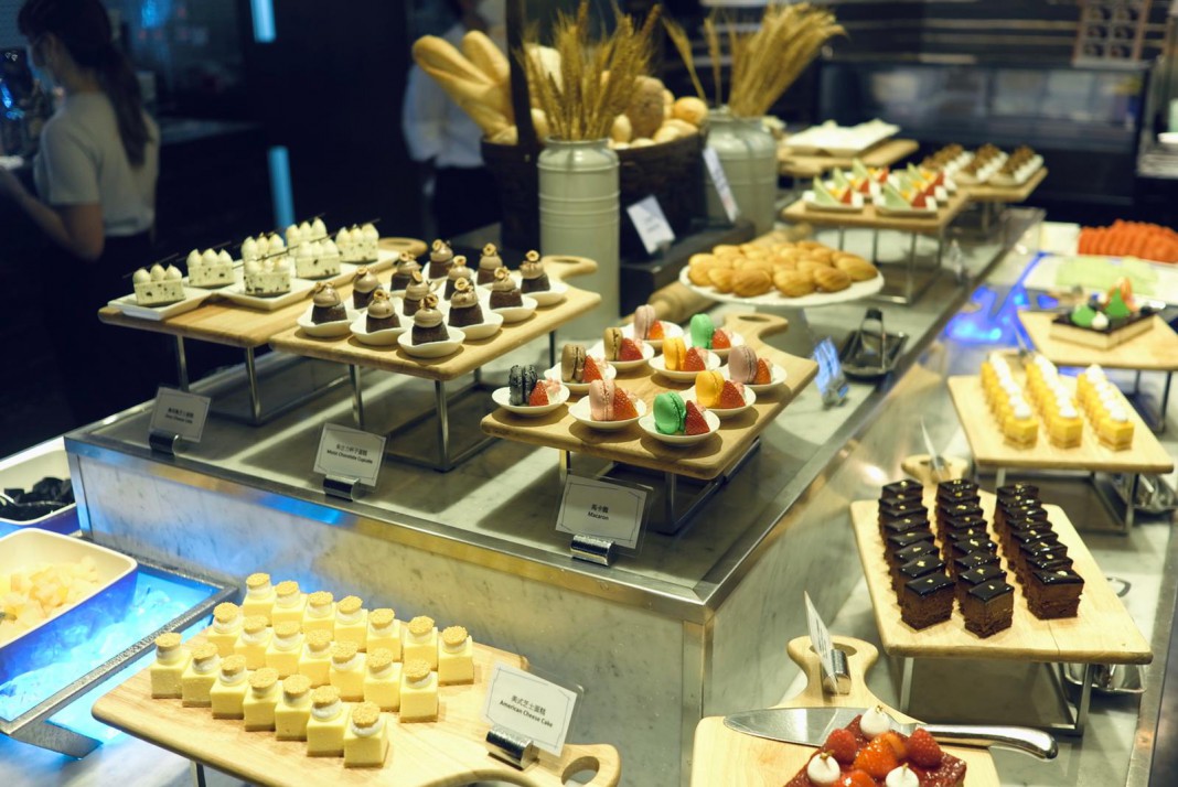 Must-try dinner buffet at Three on Canton, GATEWAY HOTEL, TST - Dimsum ...