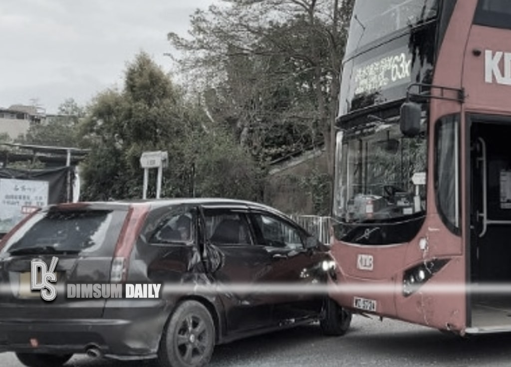 KMB bus No.63X collides with car in Hung Shui Kiu, 4 injured - Dimsum Daily