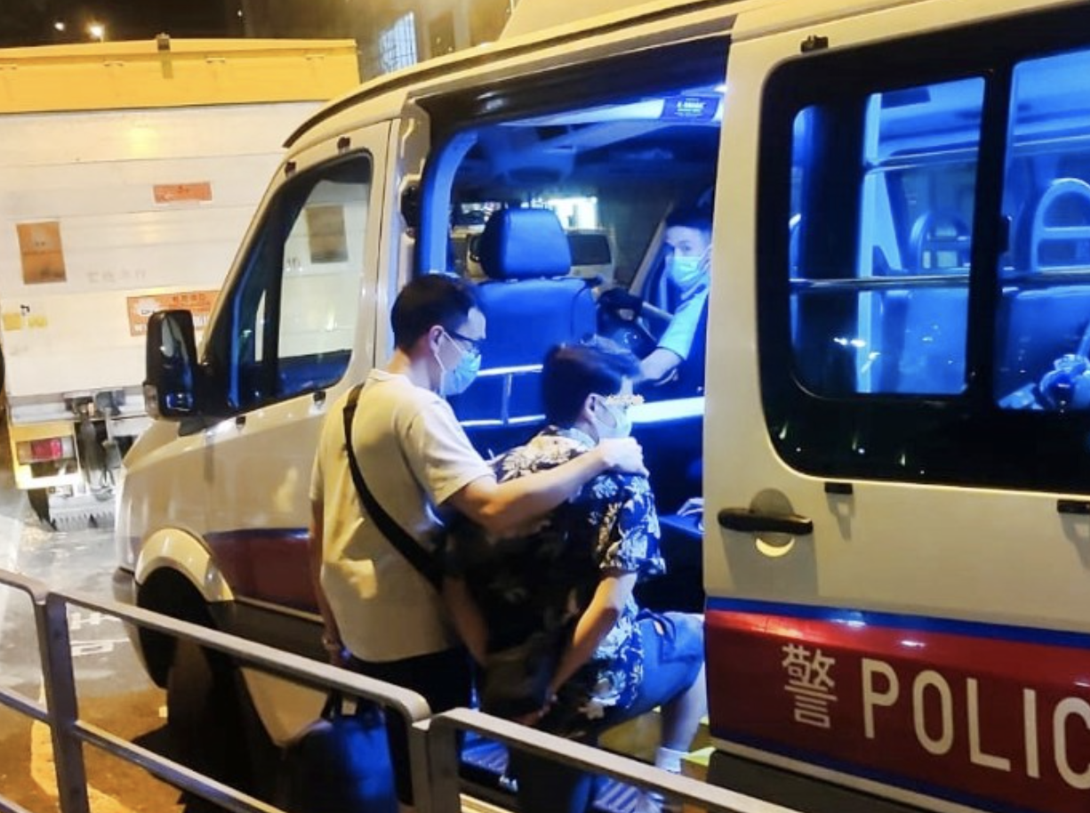 Police arrest 19 persons in charge in multiple party rooms and fine 258 ...
