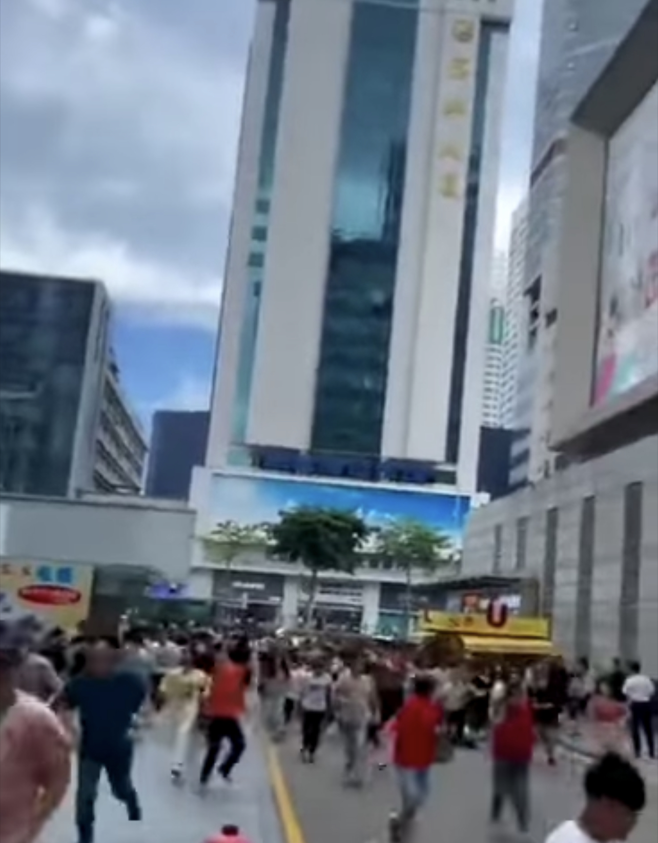 SEG Plaza in Shenzhen shakes for no apparent reasons, citizens ...