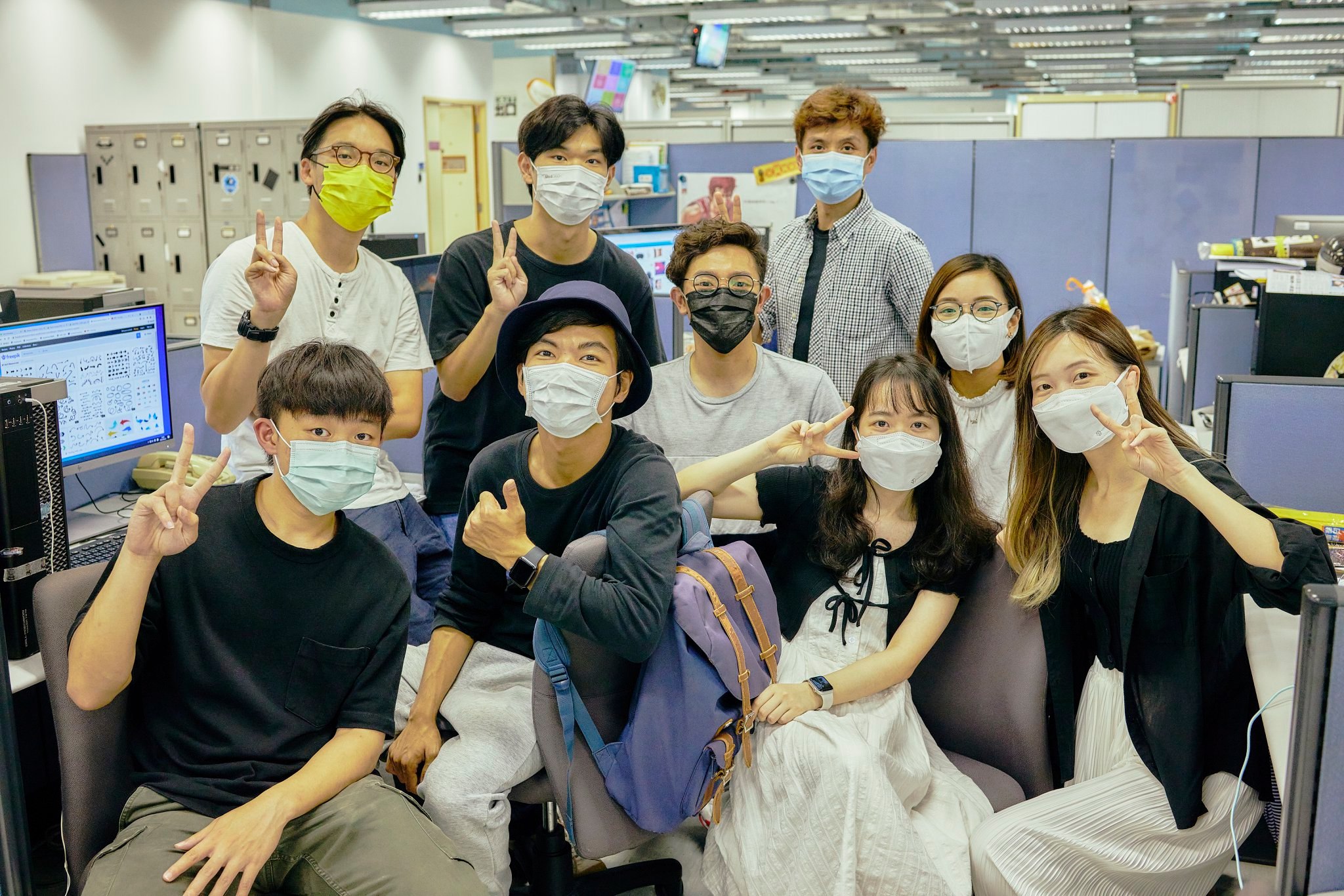 Apple Daily formally closes its doors at midnight today as staff bid ...