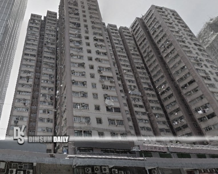 Man falls to his death from Phase II of Kwan Yick Building in Sai Ying ...