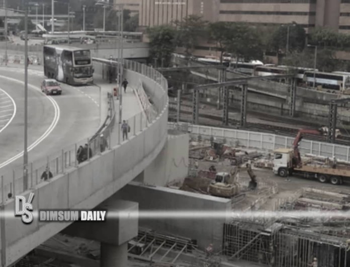 Drunk man falls from overhead footbridge of Hung Hom Bypass - Dimsum Daily