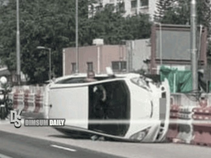 Car overturns near Wo Che Estate, driver trapped - Dimsum Daily