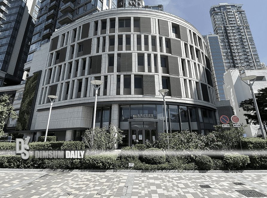 25 district councillors attend oath-swearing ceremony at North Point ...