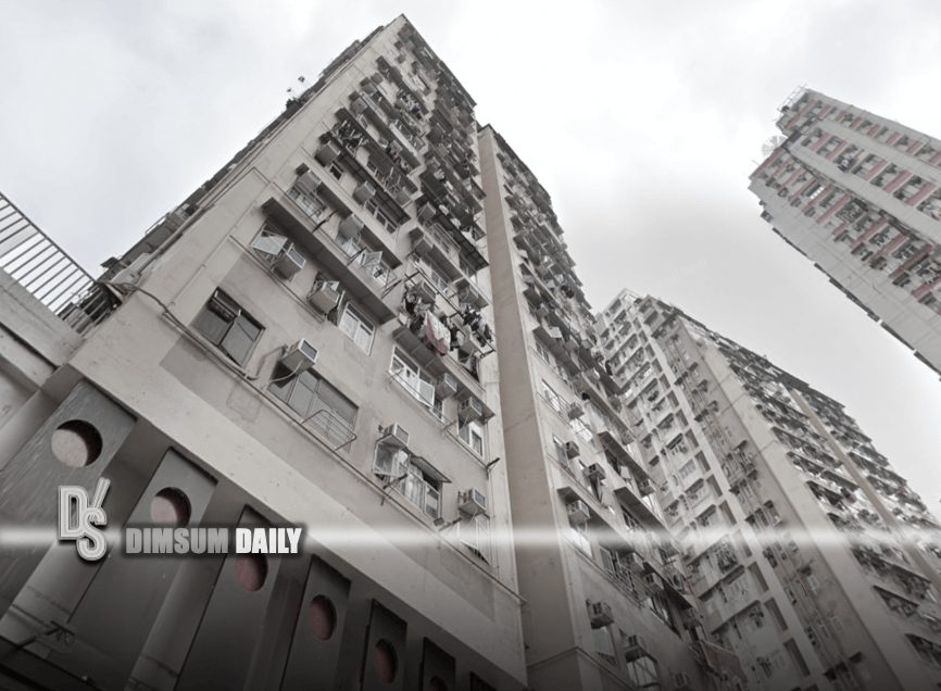 Man falls off rooftop of Kam Shek Building in Kwai Chung, 3 women ...