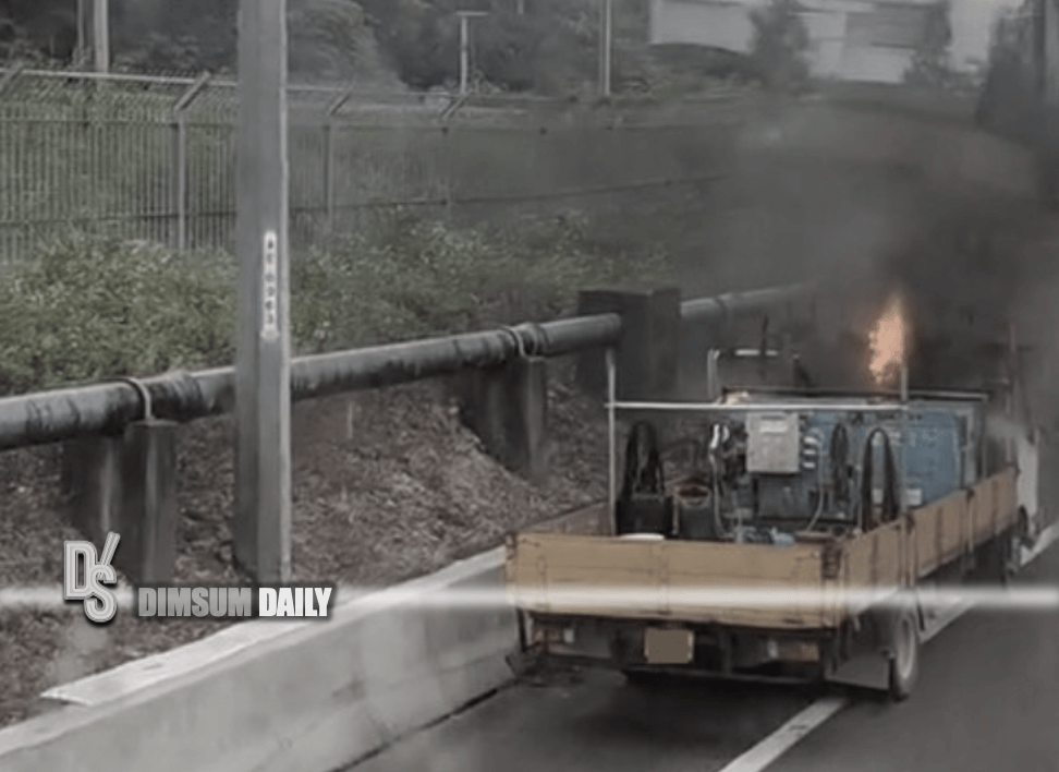 Truck carrying compressed gas cylinder catches fire on Tolo Highway ...