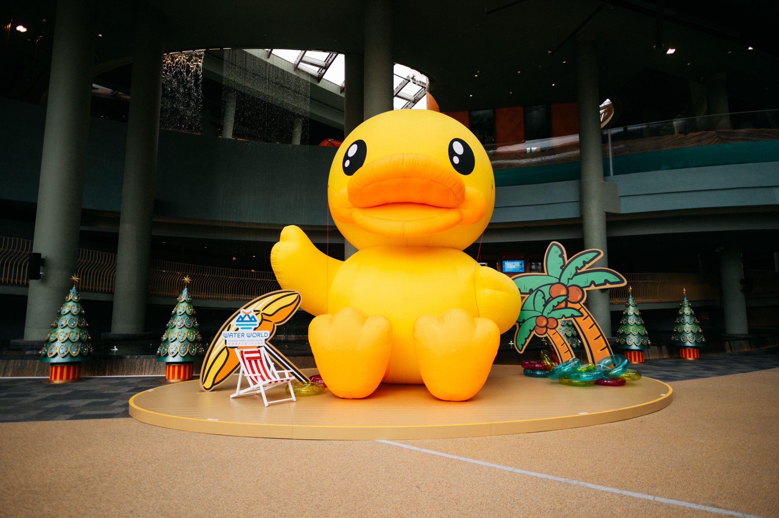 B.Duck-at-Reef-Lobby_002 - Dimsum Daily