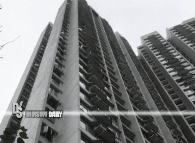 Lockdown testing at Leung Kit House in Tuen Mun extended till tomorrow ...