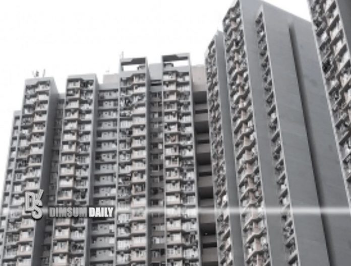 Lee Shing House at Lee On Estate in Sha Tin under lockdown testing till ...