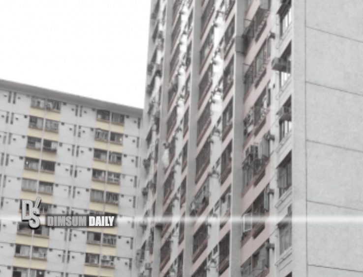 Shek Chun House, Shek Lei (I) Estate under lockdown testing till 1pm ...