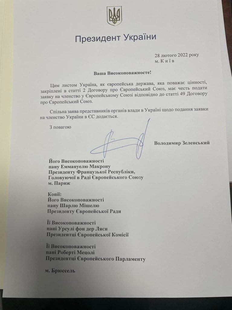 Ukrainian President Zelensky signs letter to apply for membership of ...