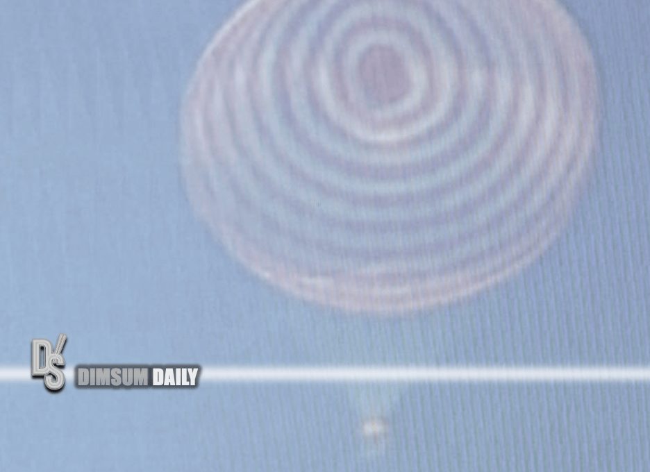 Shenzhou-13 astronauts out of return capsule - Dimsum Daily