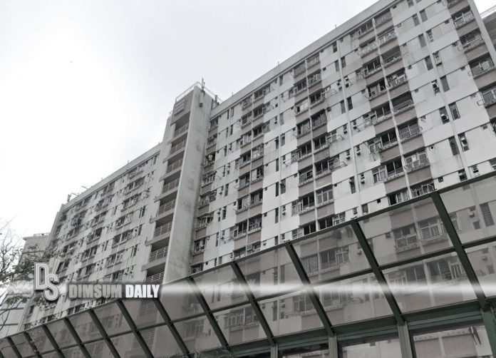 Fire breaks out at Cheung Ching Estate, more than 200 residents ...