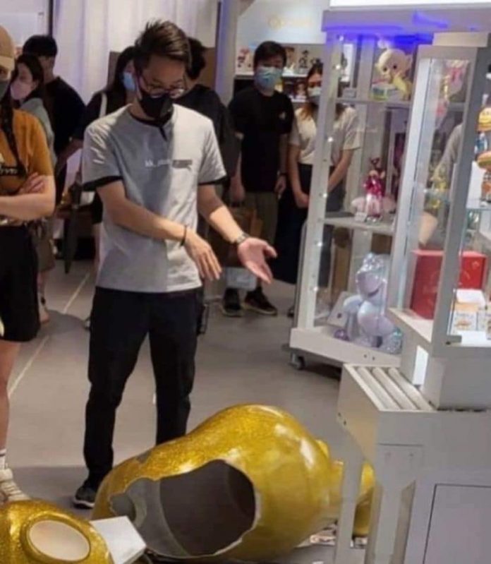 Boy accidentally knocks down giant Teletubby sculpture worth HK$52,800 ...