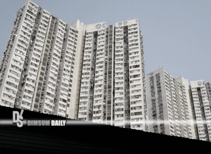 73-year-old man falls from top of Pok On House, Pok Hong Estate and ...