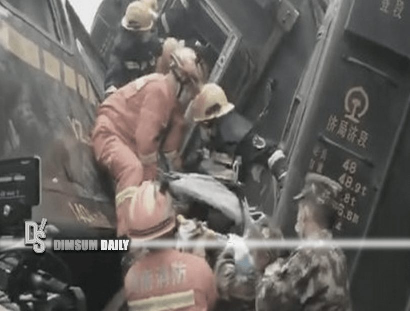 1 dead, 8 injured after bullet train derails in SW China - Dimsum Daily