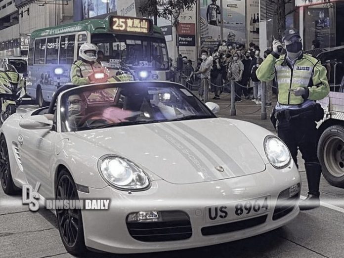 Porsche with car number plate US 8964 in Causeway Bay escorted by ...