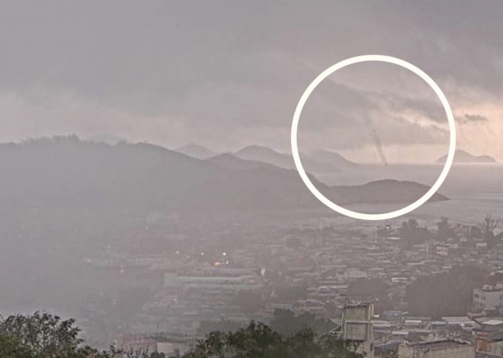 Red Rainstorm Warning Signal issued at 10.45am, waterspout reported at ...