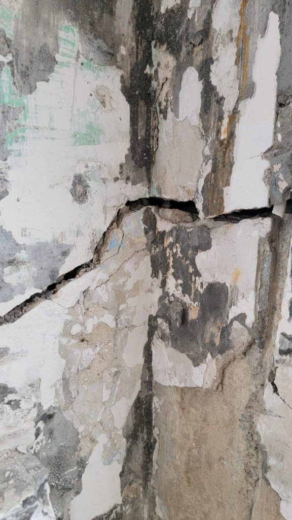 Man Yuen Building in Jordan in danger of 'domino effect' collapse ...