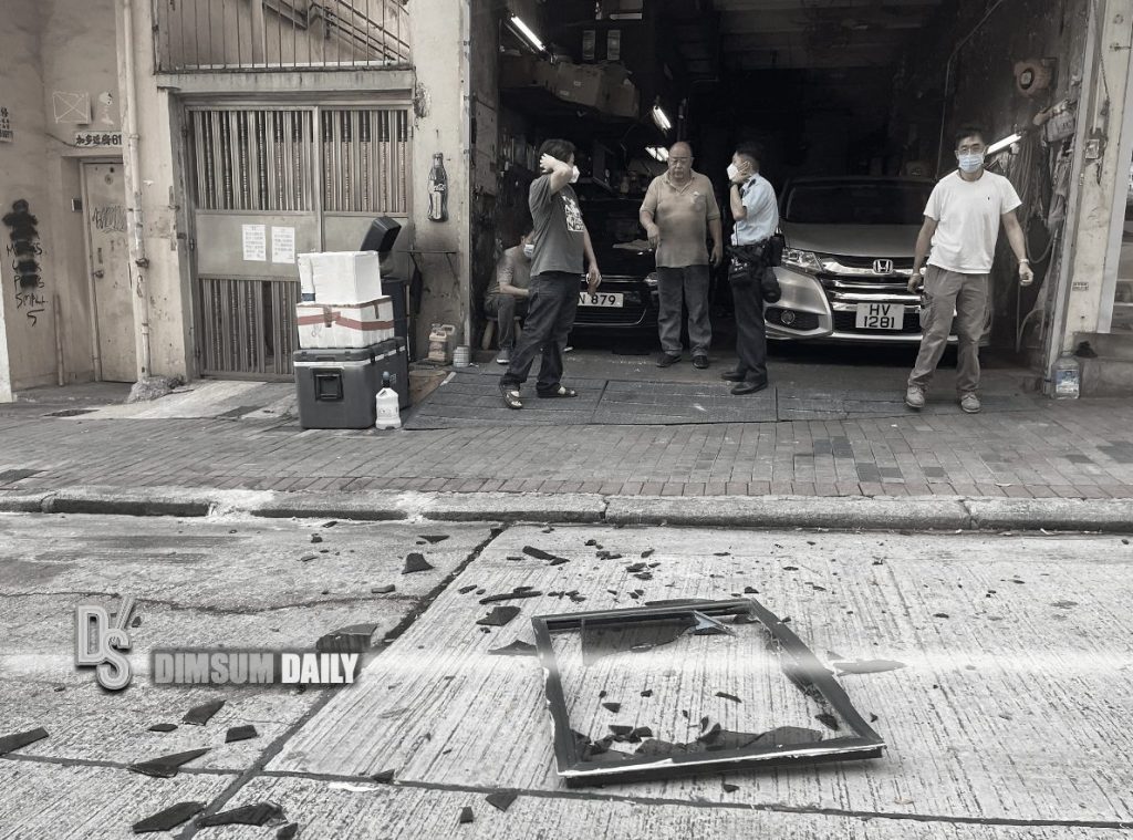 Aluminium window frame falls on Cadogan Street in Kennedy Town - Dimsum ...