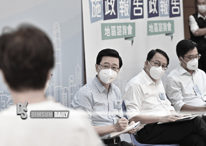 Chief Executive listens to public views at Policy Address District ...