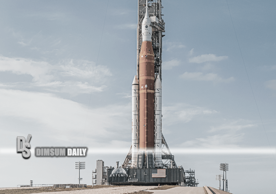 Nasa races to fix technical issues ahead of rocket launch to avoid moon ...