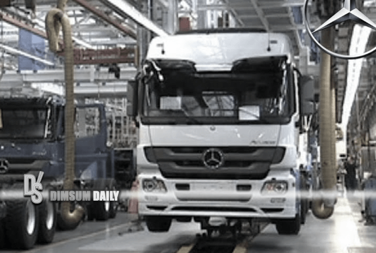 Made-in-China Mercedes-Benz trucks roll off production line in Beijing ...