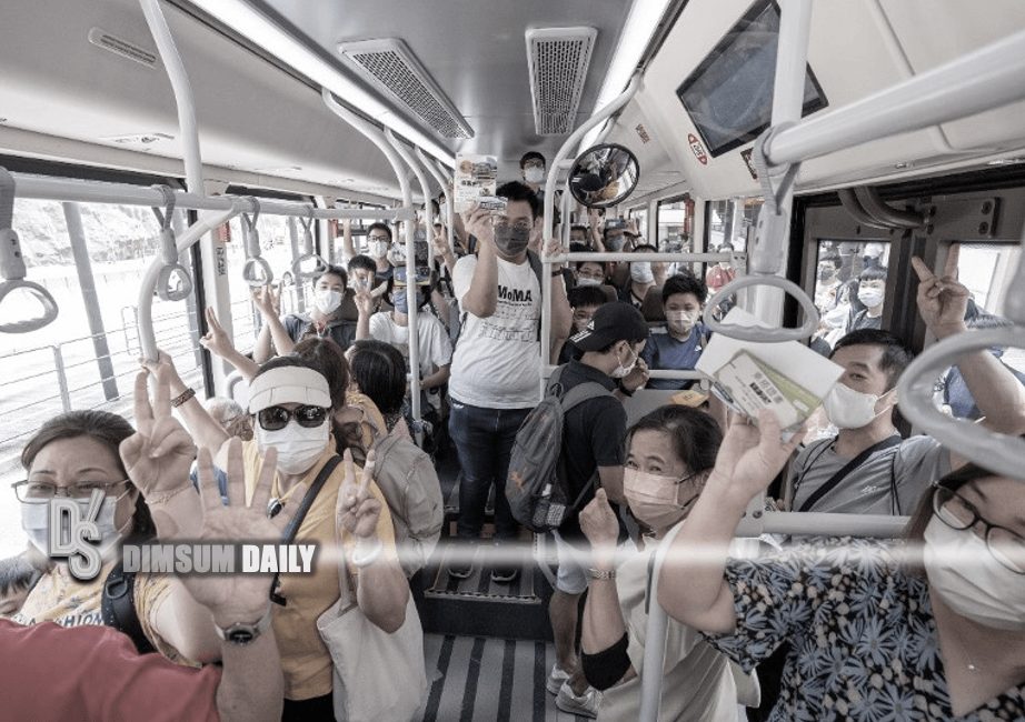 Hundreds queue to board KMB electric bus starting new service from ...