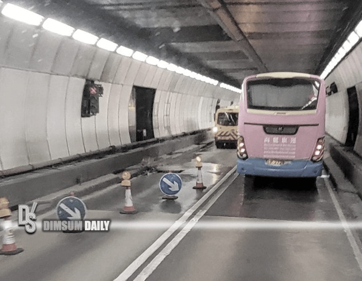 Congestion at Lion Rock Tunnel due to ruptured water pipe - Dimsum Daily