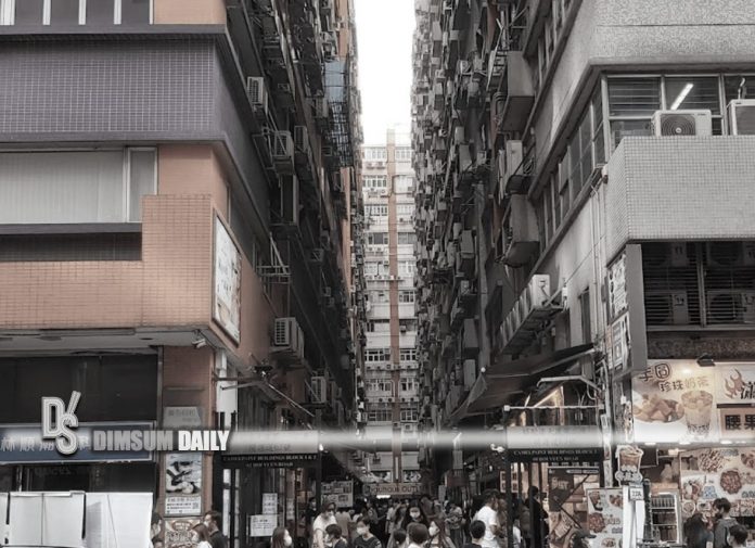 Woman jumps off Block 3 of Camel Paint Building and crushes on a male ...